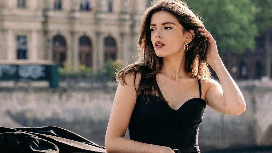 The Corset Comeback: How to Incorporate Corset Tops Into Your Modern ...